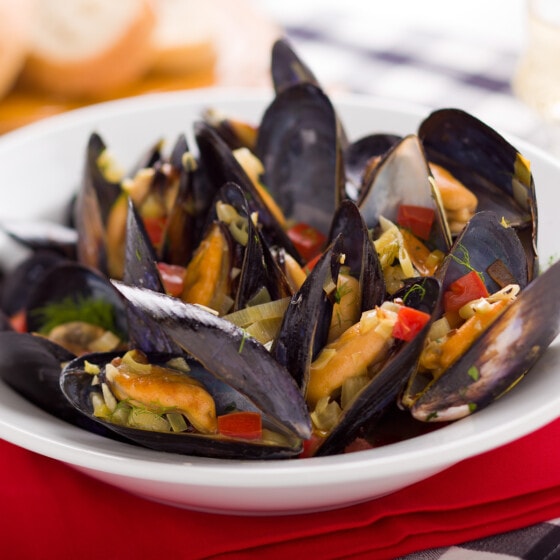 Mussels in White Wine (Easy Moules Marinières Recipe)